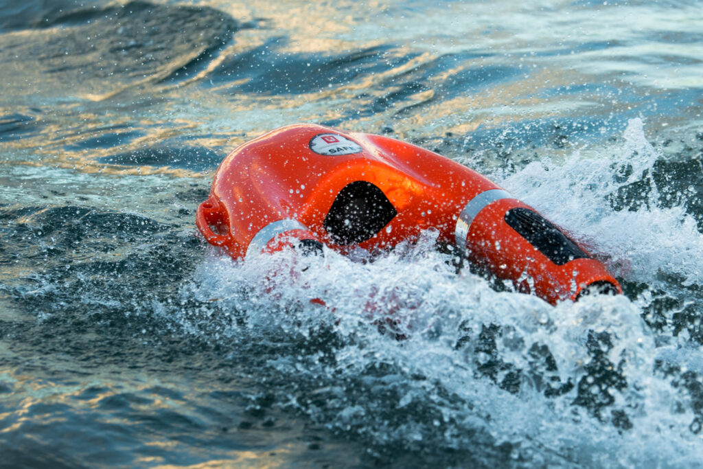 Usafe lifebuoy van - Maru Watersport & Industrie